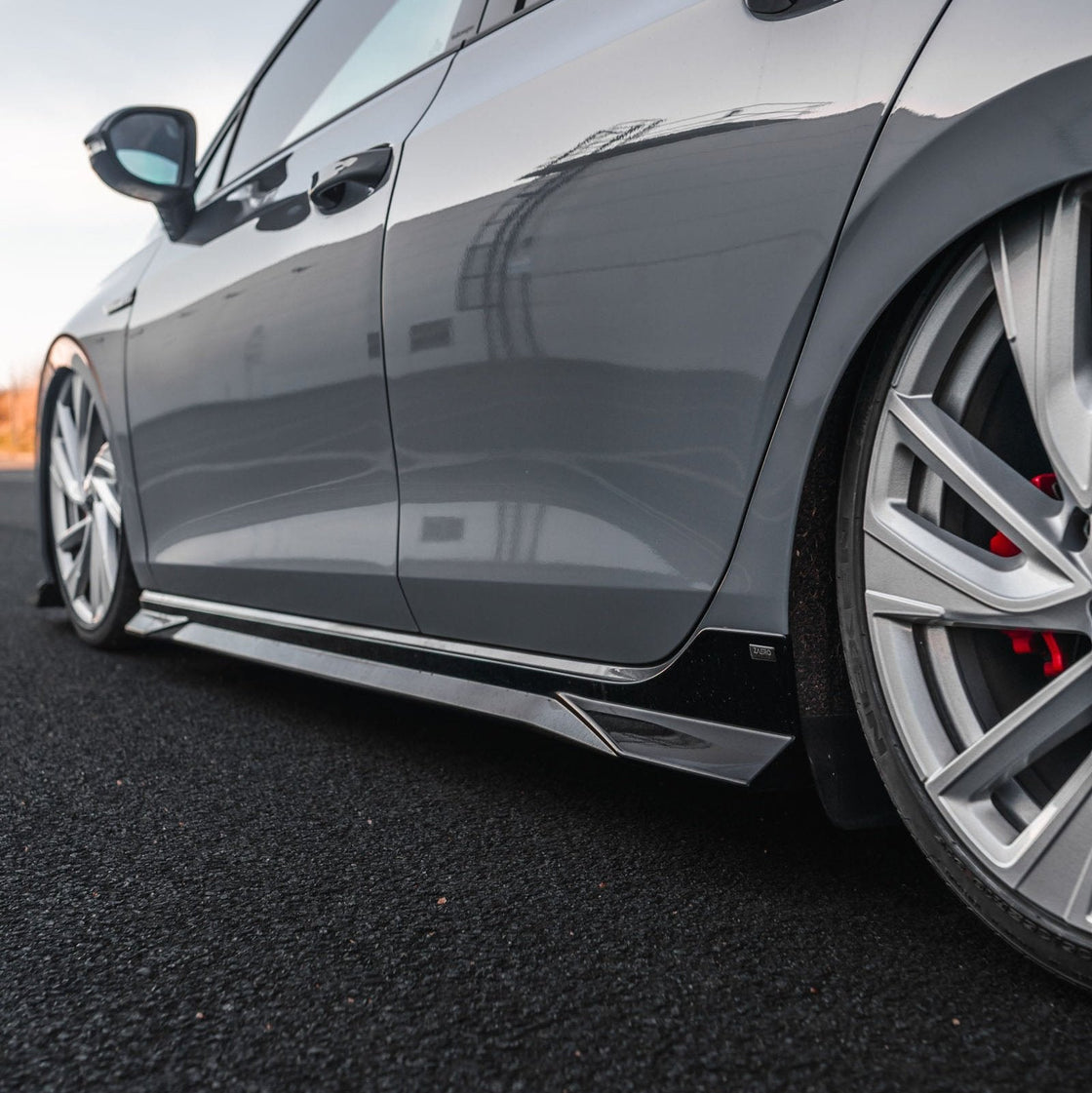 Enhance Your Style with Golf GTI MK7 Side Skirts | AUTOID — ZAERO Design UK
